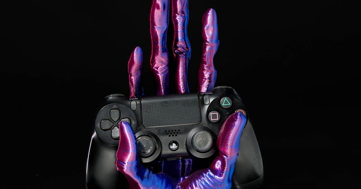 6 finger alien hand controller holder | FNQ 3D Printing