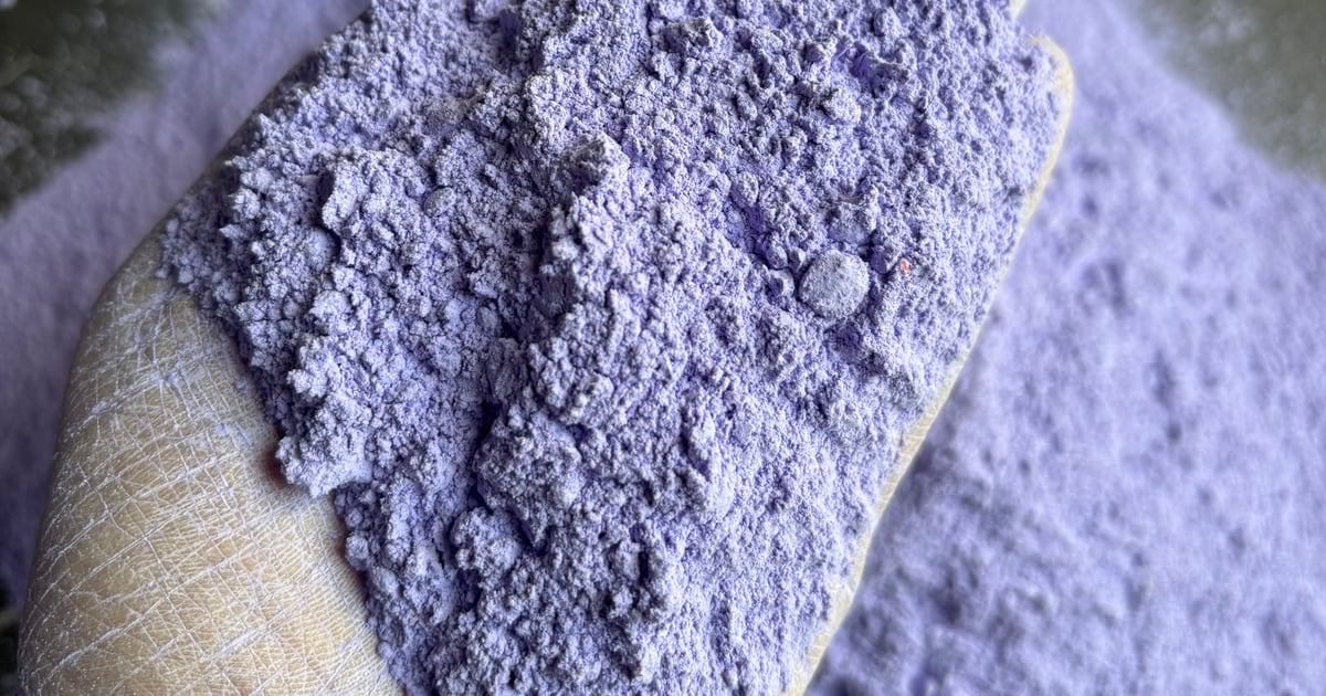 Periwinkle ‘Ready to Mix’ GymChalk Powder - Pre Used | ZINNIA ASMR