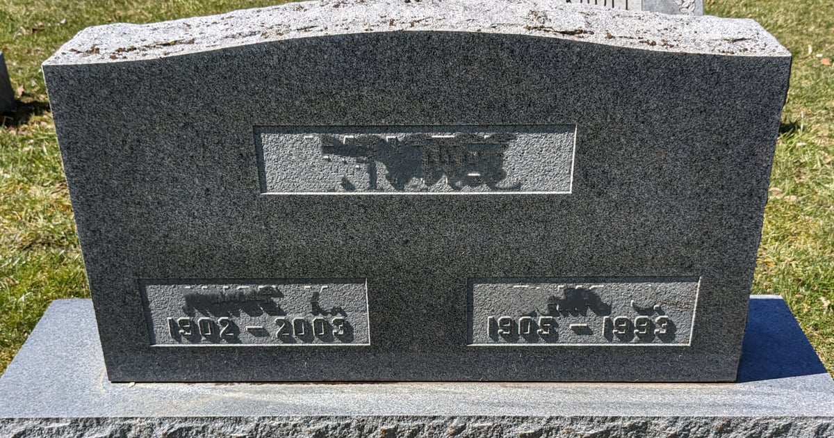 Deep cleaning: Double-width monuments and benches | Timeless Grave Care