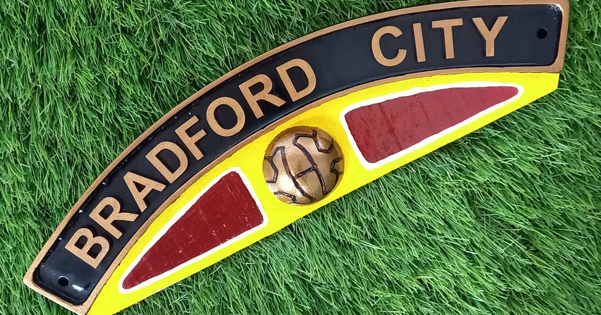 Bradford City B17 Locomotive Sign - Hand Made UK | Football Loco Signs