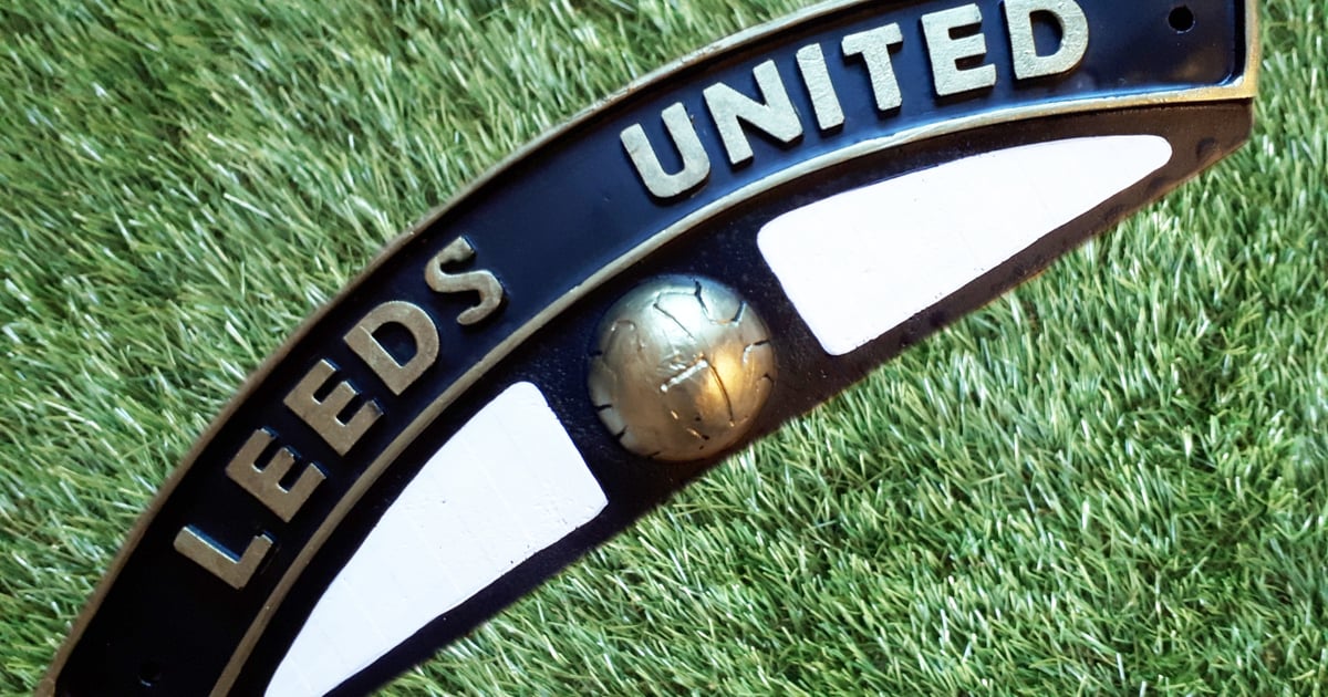 Unique Leeds United B17 Locomotive Sign - Handmade UK | Football Loco Signs
