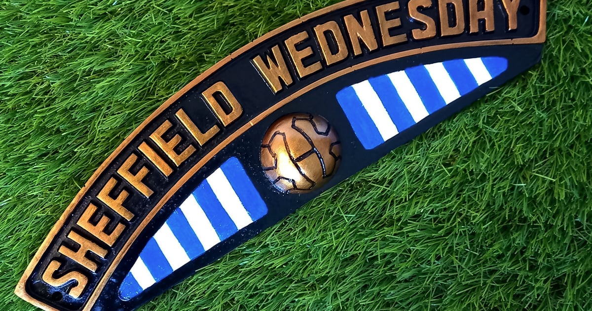 Unique Sheffield Wednesday B17 Locomotive Sign | Football Loco Signs