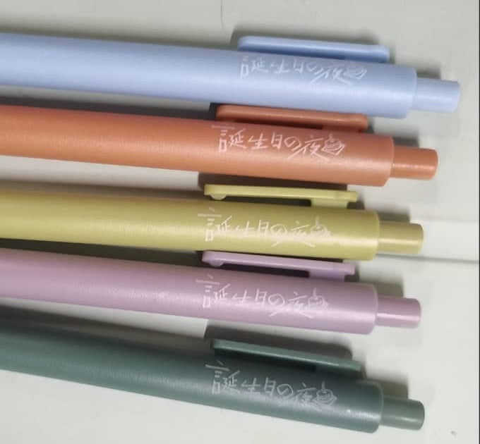 Pantone Pen | h3w2design