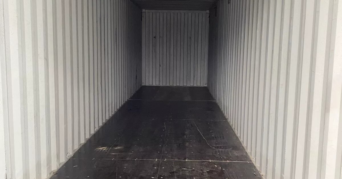 40x8 Storage container | London Import Int