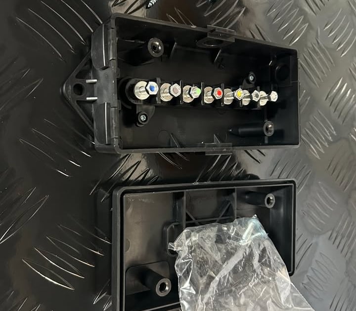 Trailer 7-Way Wiring Junction Box / Caja De Distribucion para Traila ...
