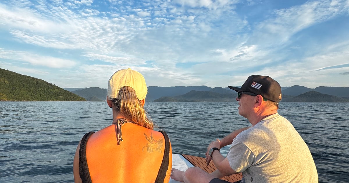 Passeio de Lancha Ilha Anchieta ate 6 Pessoas | MarVentura Passeios de lanchas em Ubatuba