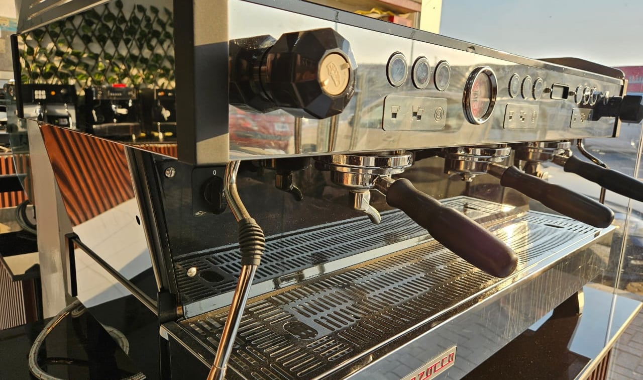 LA MARZOCCO LINEA PB 3gr | KHAIZRAN AL THAHABI, coffee machine ...