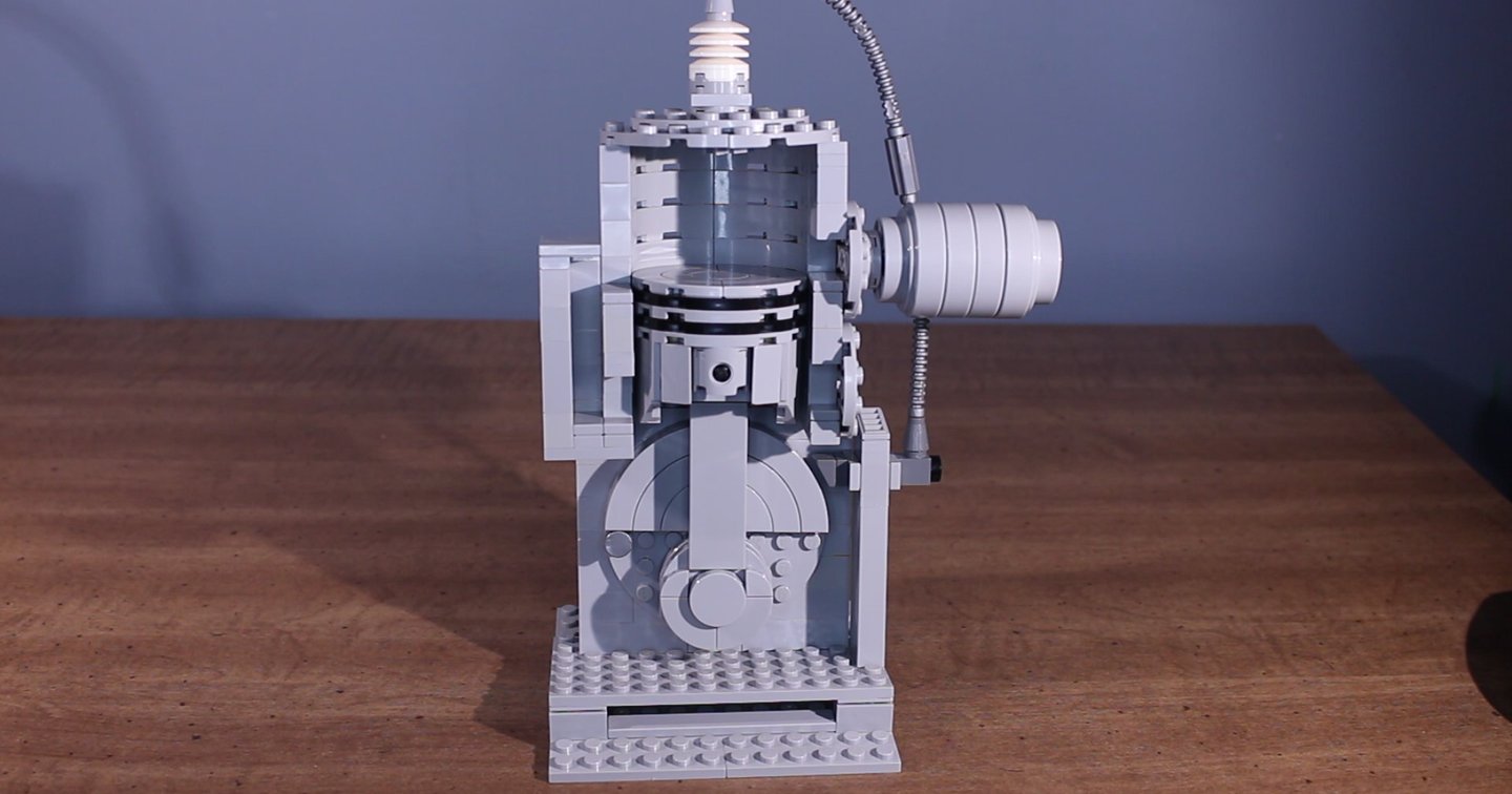 2-Stroke Engine MOC | BlueBrickMOCs