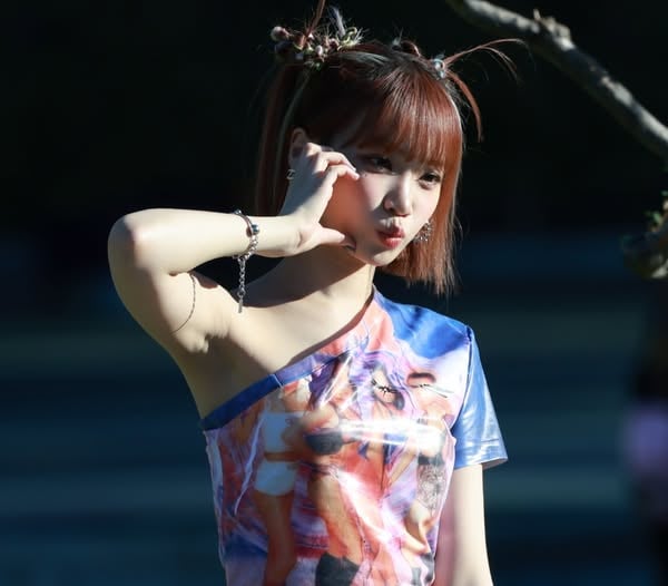 240830 Chaewon 2823 pics | Kpop Data