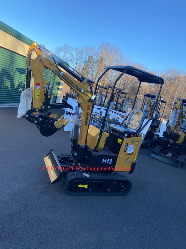 AGT H12 1 Ton Excavator Briggs and Stratton Motor (click image for ...