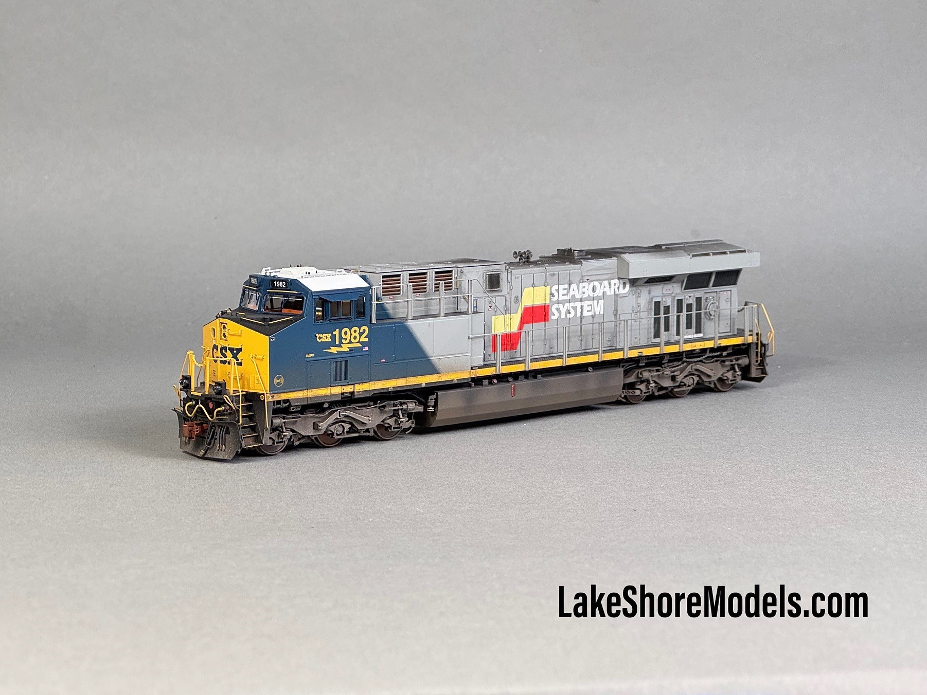 (SOLD) ScaleTrains ES44AH CSX #1982 DCC/Sound | Lake Shore Models