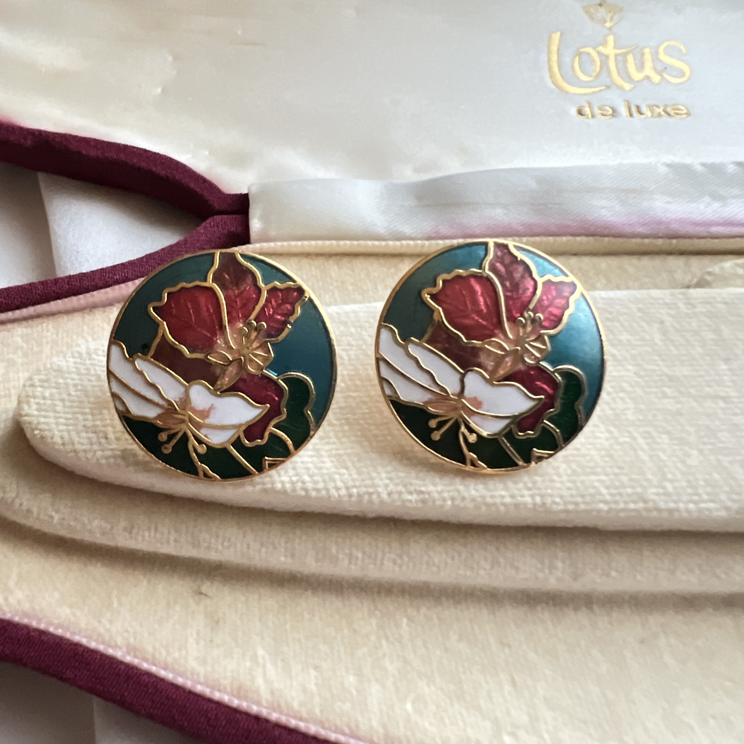 Rankų darbo papuošalai ir vintage | Dionka