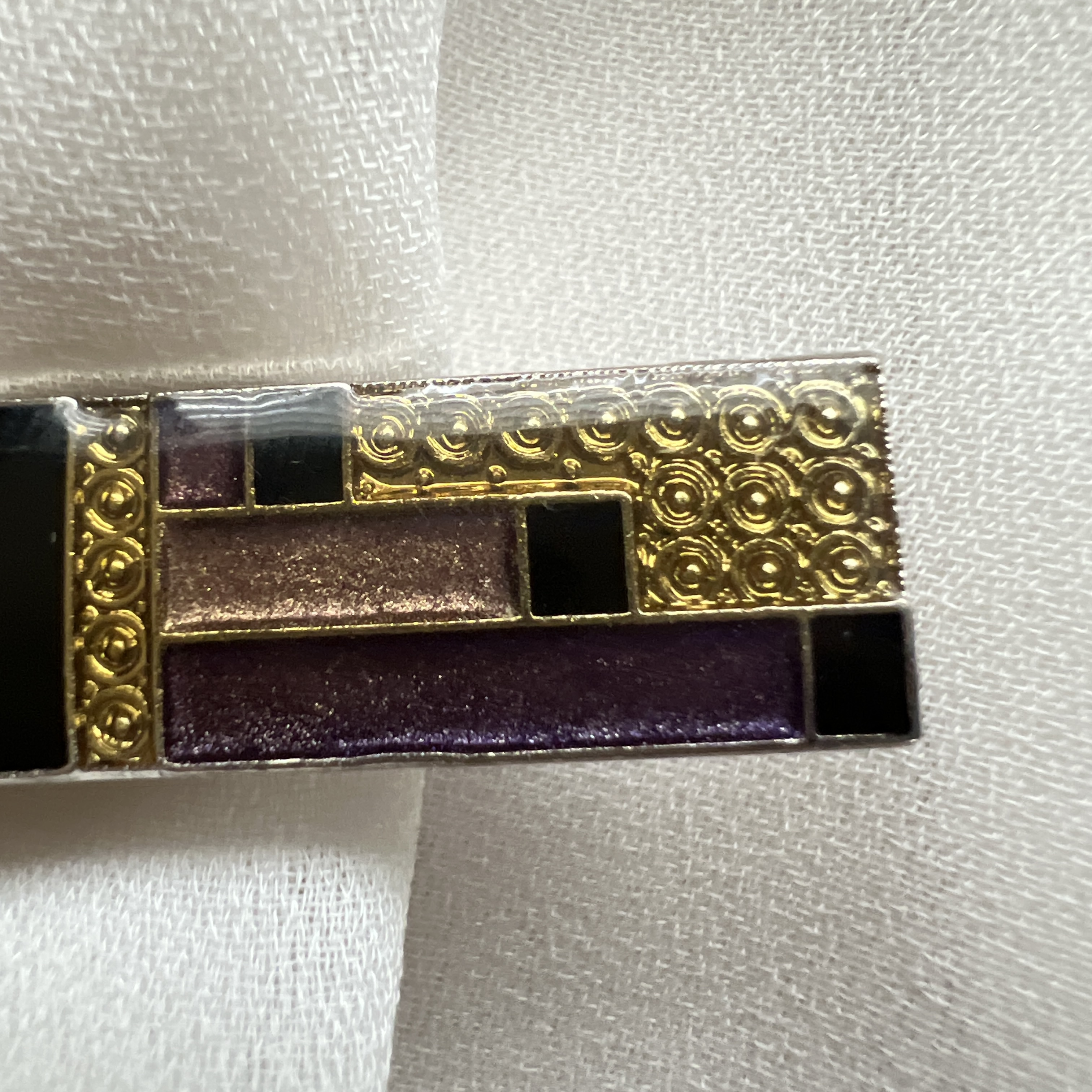 Art Deco stiliaus emalio segė – moderni klasika | Dionka