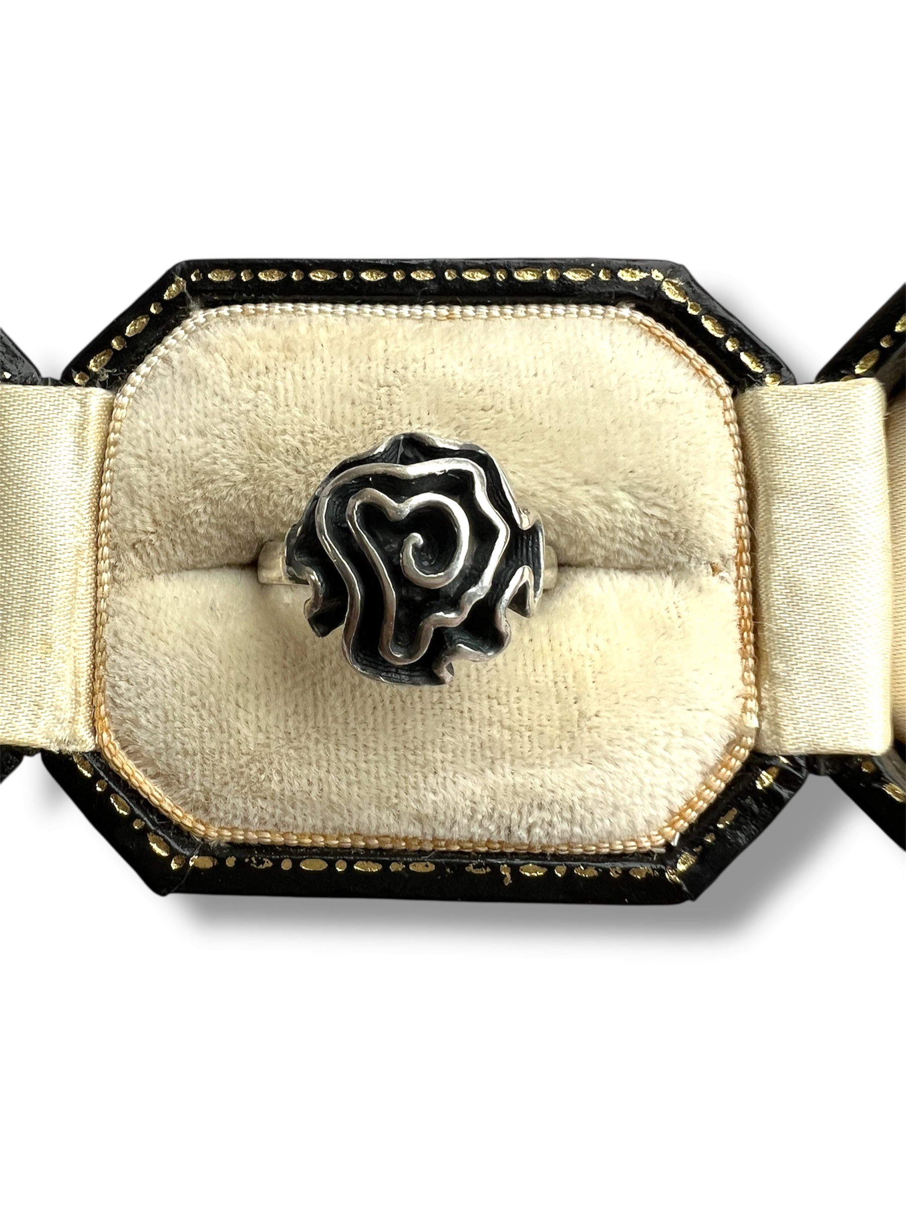 Rankų darbo papuošalai ir vintage | Dionka