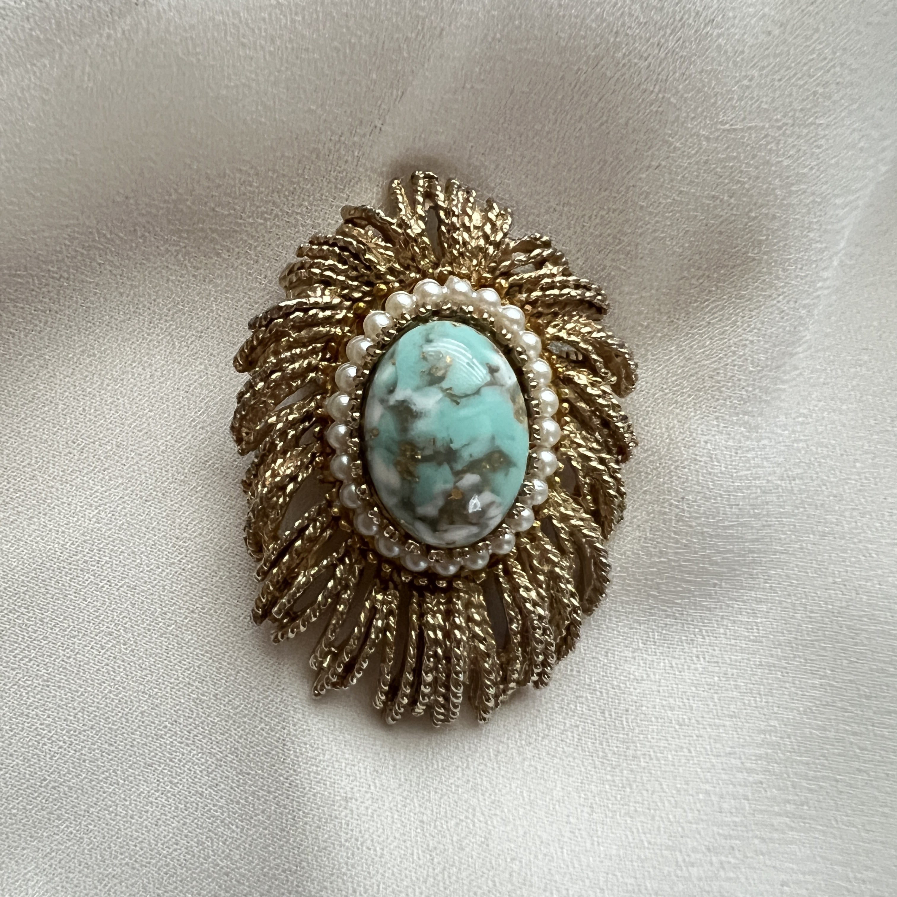 Auksinė vintažinė sagė | Dionka