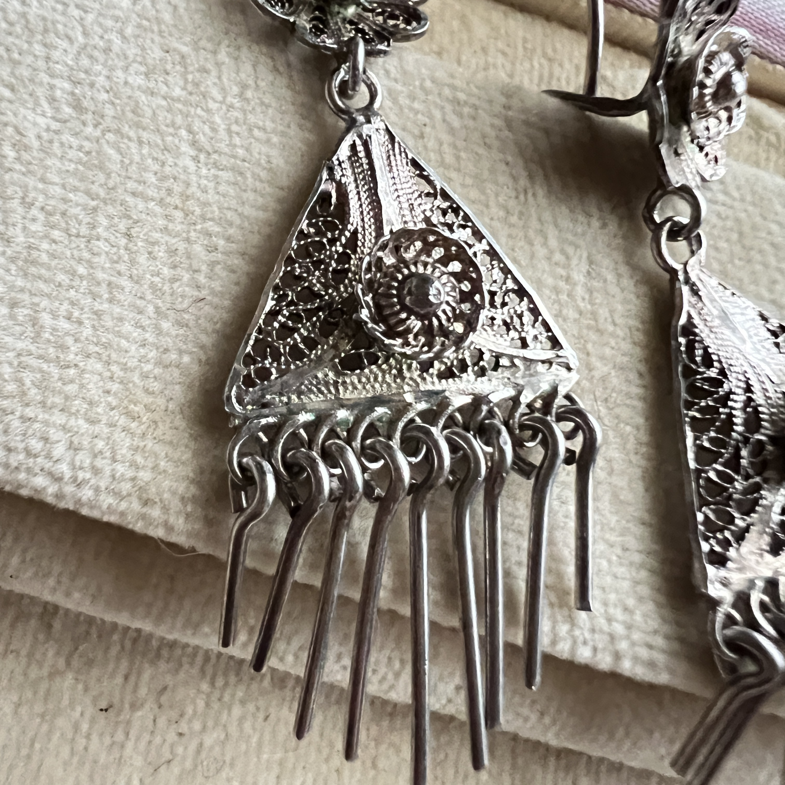 Rankų darbo papuošalai ir vintage | Dionka