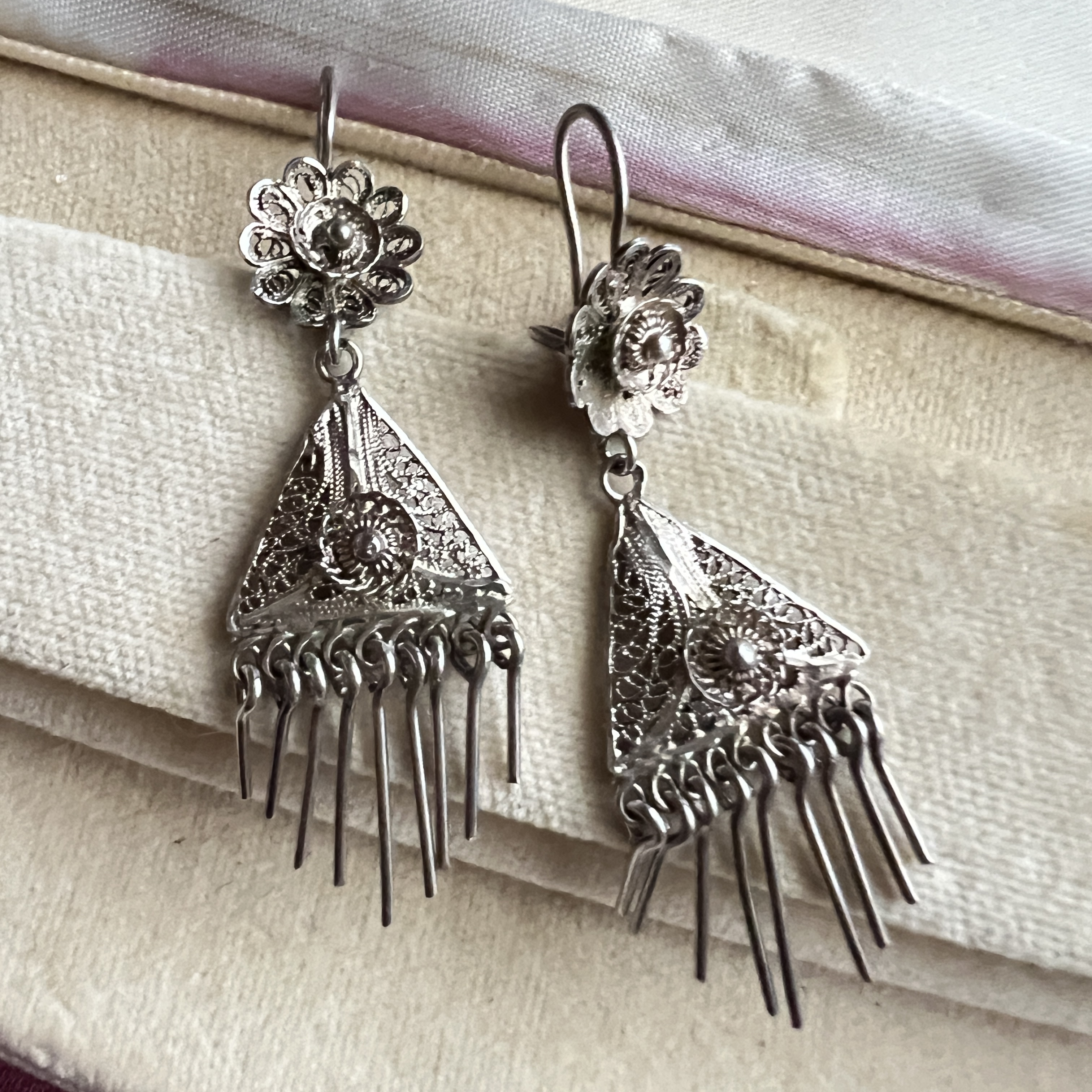 Rankų darbo papuošalai ir vintage | Dionka